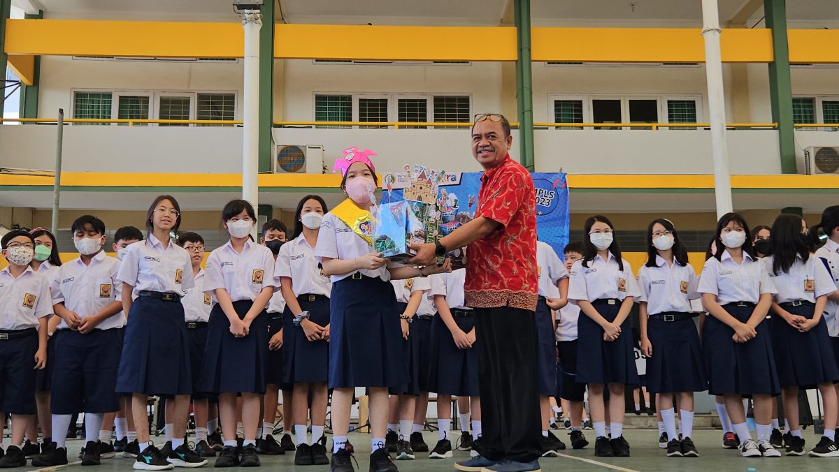Masa Pengenalan Lingkungan Sekolah di SMP Kr. Petra 3: Memperkenalkan ...